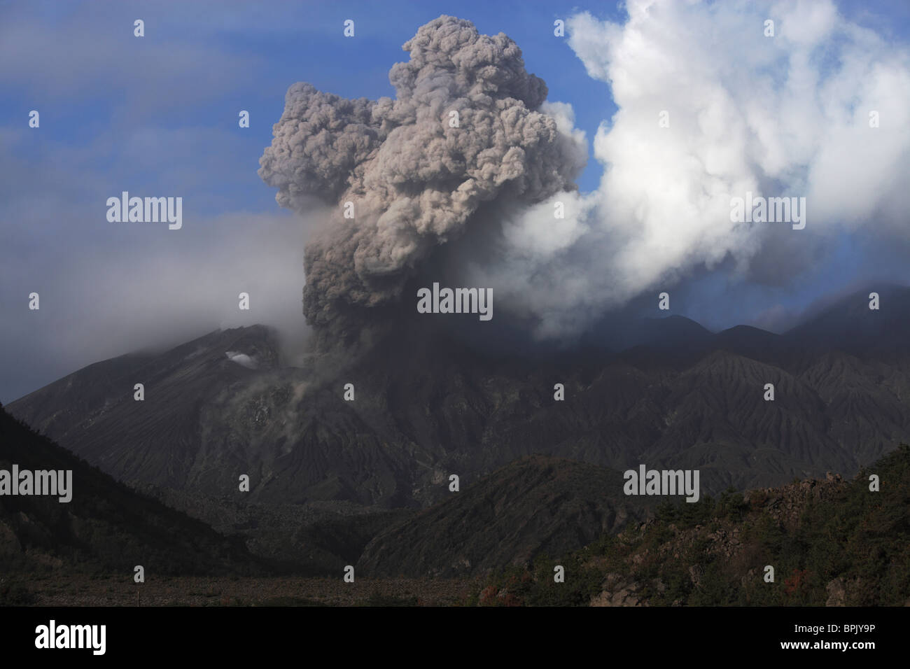 Ash eruption sakurajima volcano in hi-res stock photography and images ...
