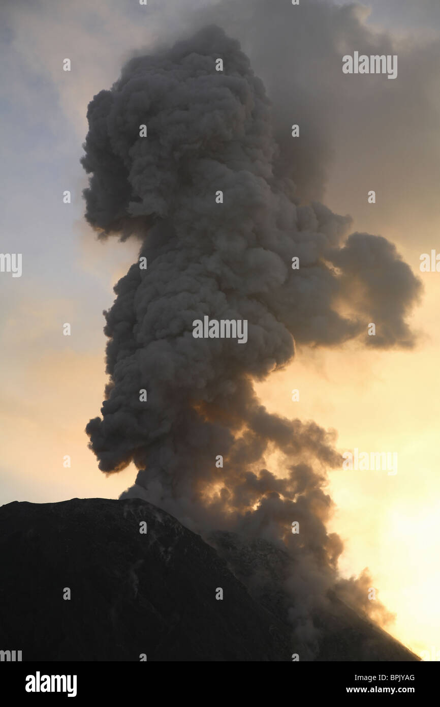 Guatemala volcano santa maria hi-res stock photography and images - Alamy