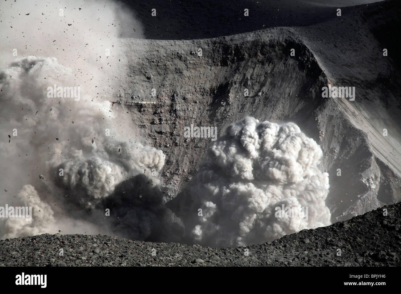 September 4, 2006 - Yasur eruption, Tanna Island, Vanuatu Stock Photo ...