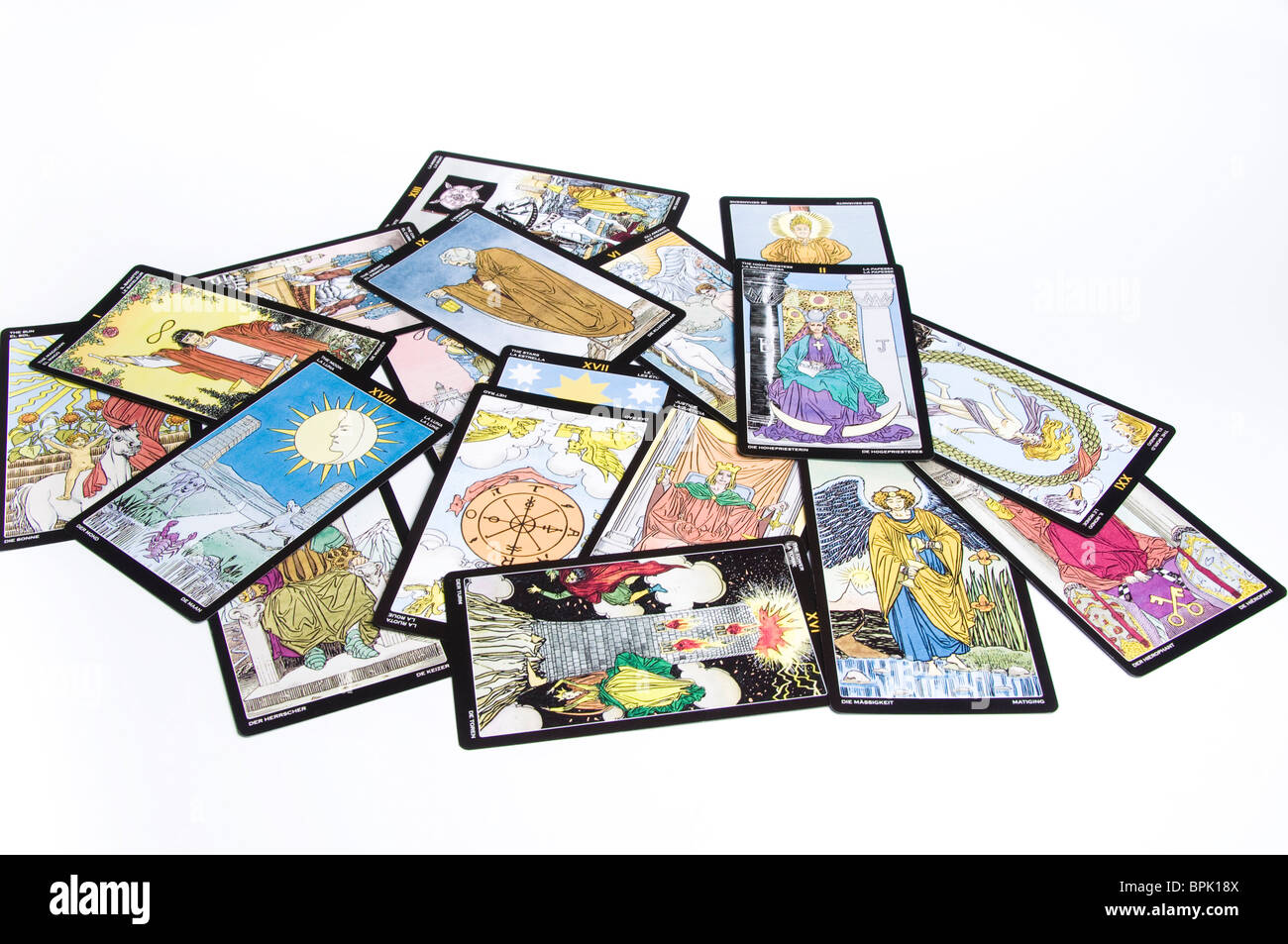Tarot cards hi-res stock photography and images - Alamy