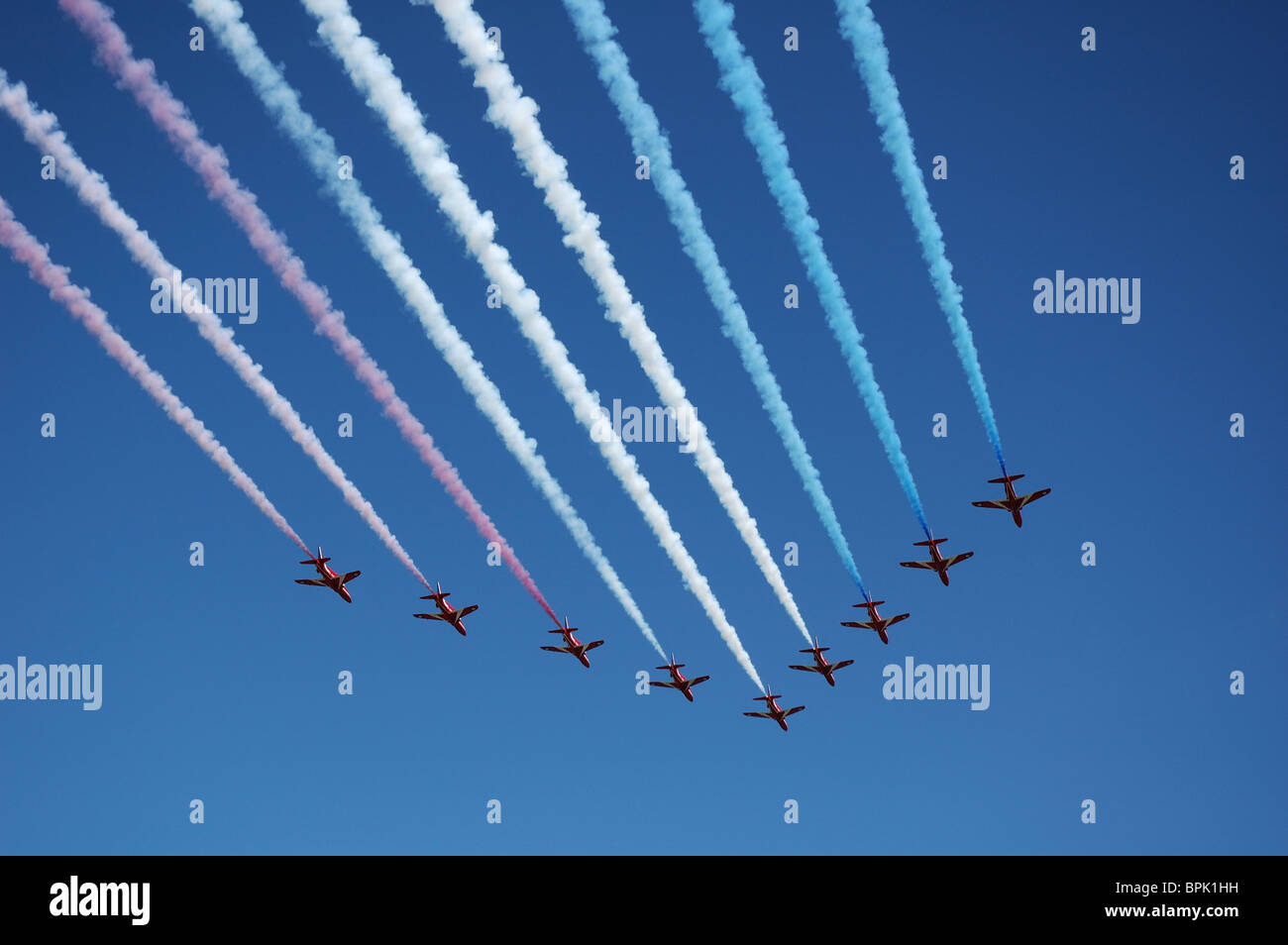 Red arrows precision flying display hi-res stock photography and images ...