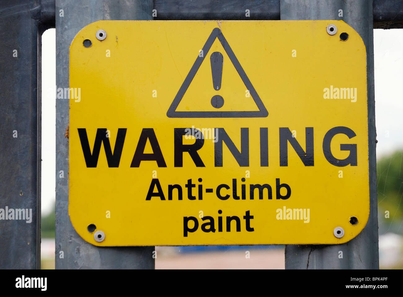 warning sign on gate england UK Stock Photo - Alamy