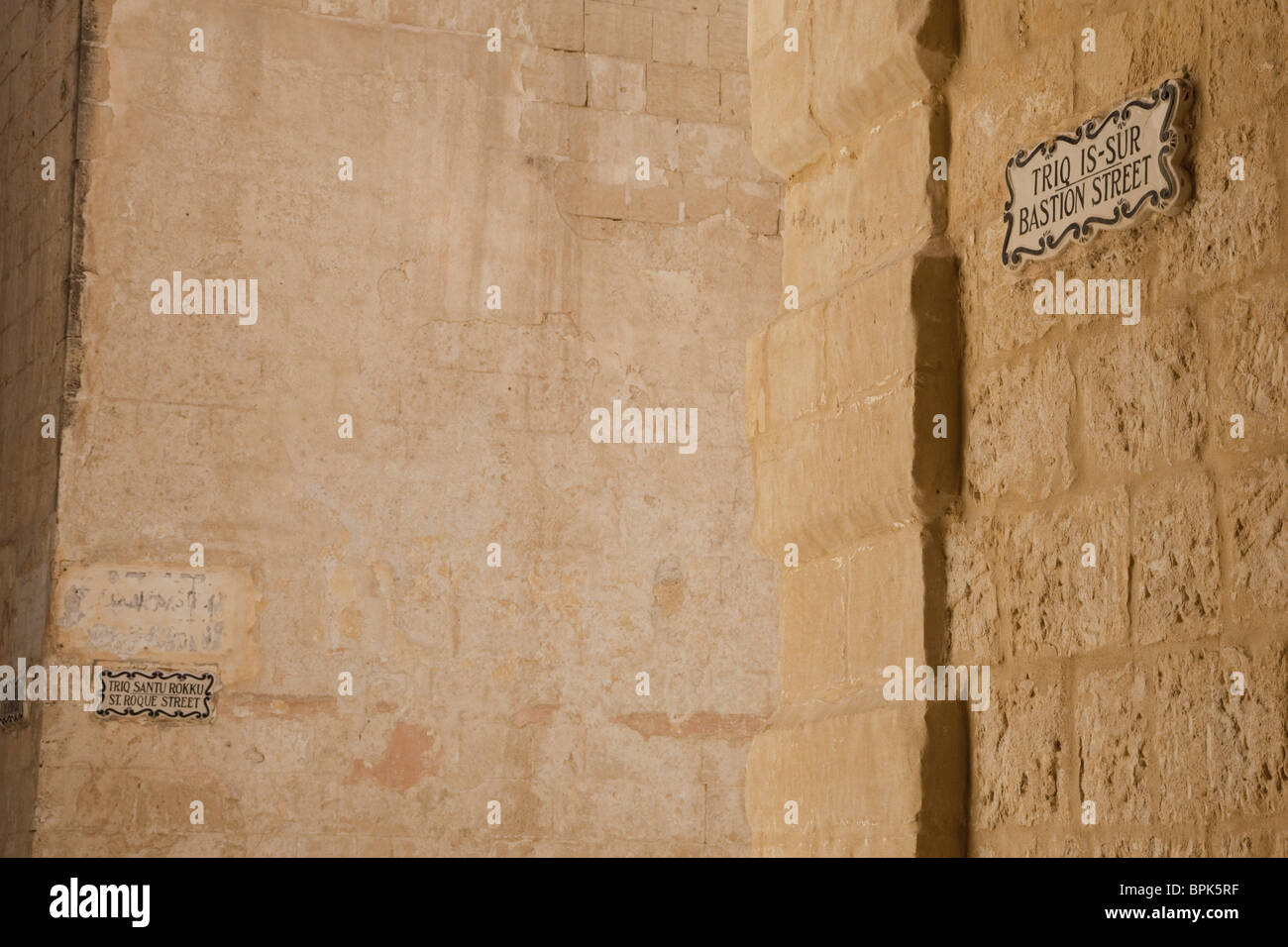 Malta road signs hi-res stock photography and images - Alamy