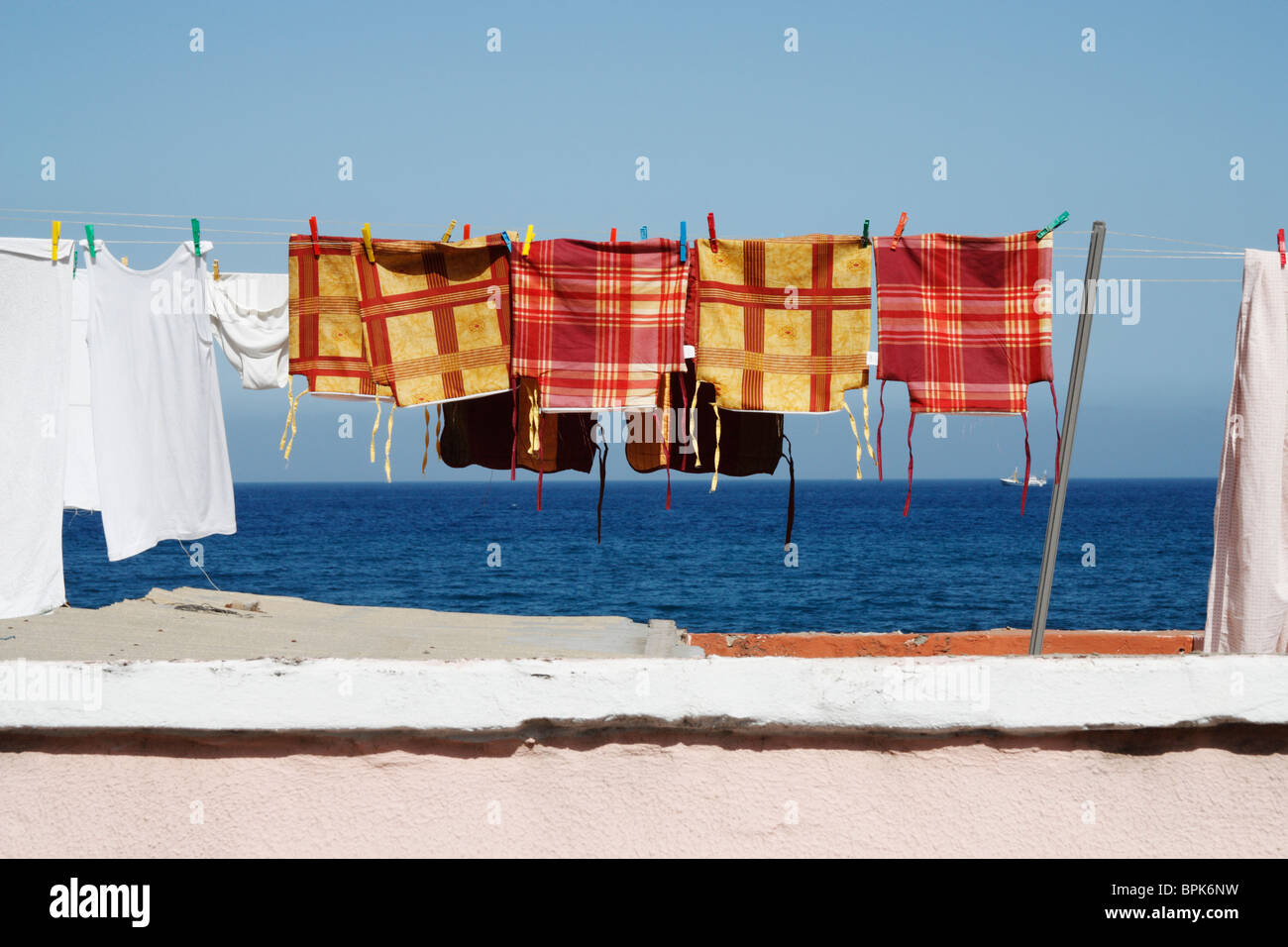 Ship washing hi-res stock photography and images - Alamy