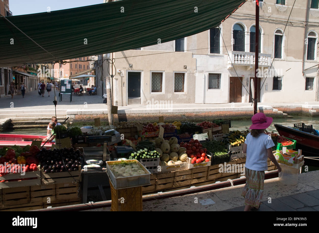 Venezia : Castello District - Floating market Stock Photo - Alamy