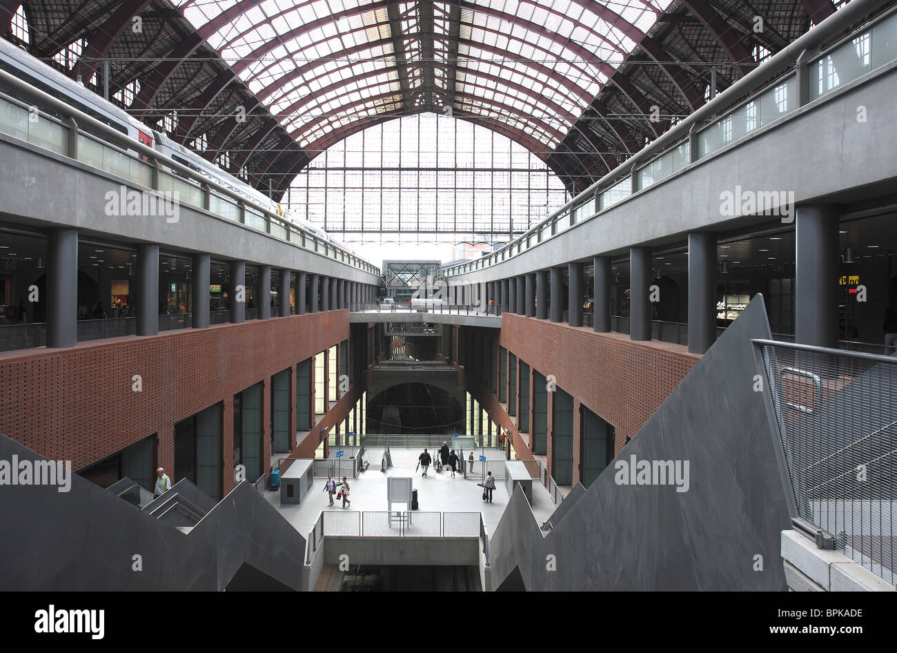 Anvers Railway Station Stock Photo - Alamy