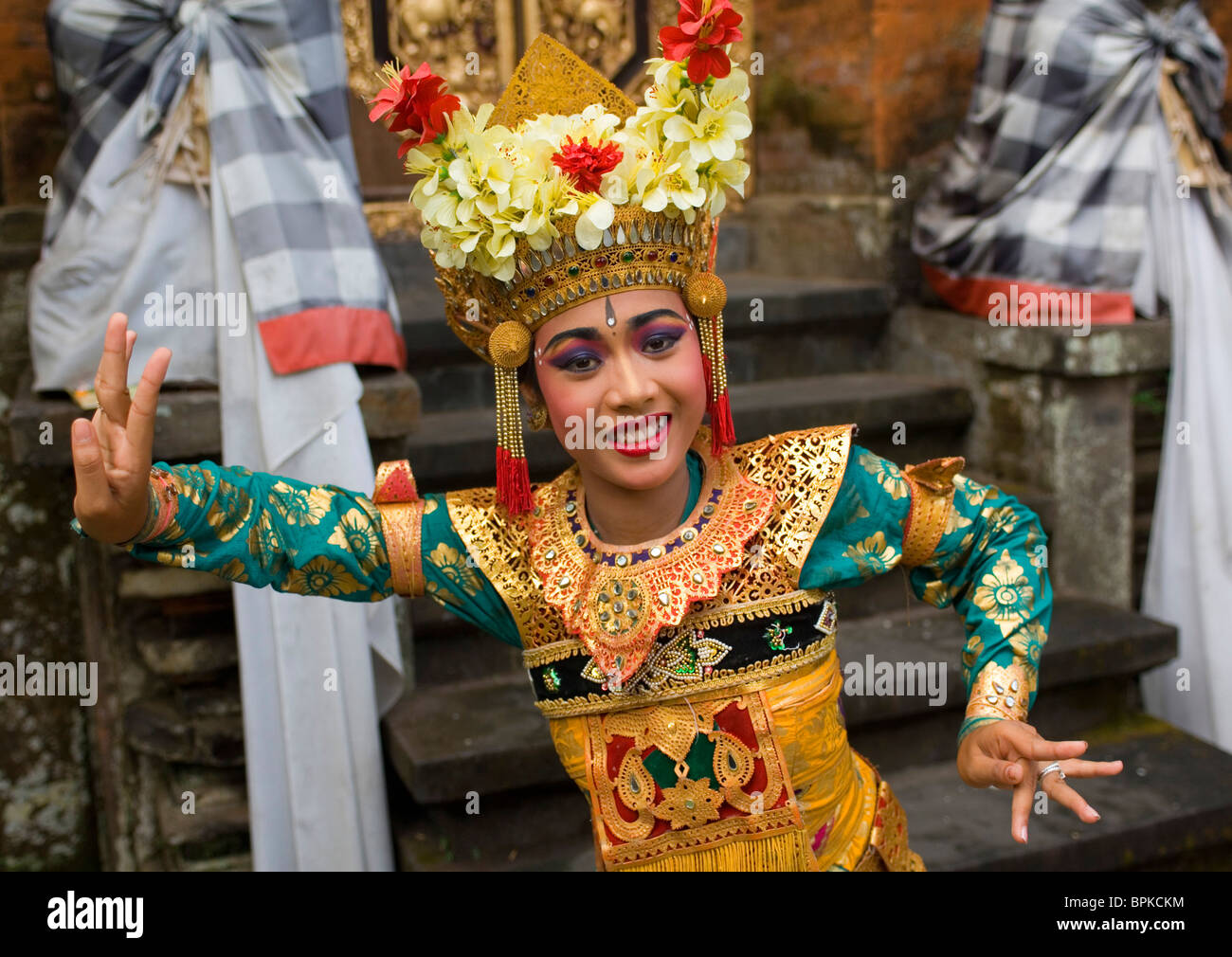 Legong Girl Dancers, Ubud, Bali, Indonesia Stock Photo - Alamy