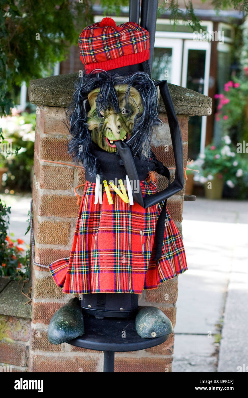 Tartan dressed scarecrow hi-res stock photography and images - Alamy