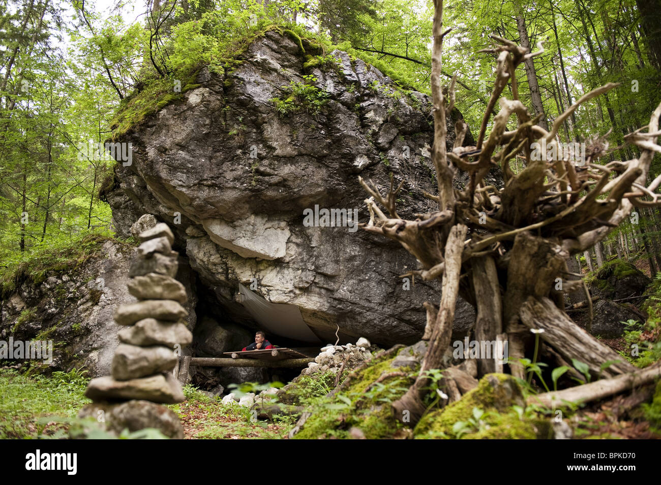 Cave, bivouac for mountaineers, near Hans-Berger-Hut, Kaisertal, Ebbs ...
