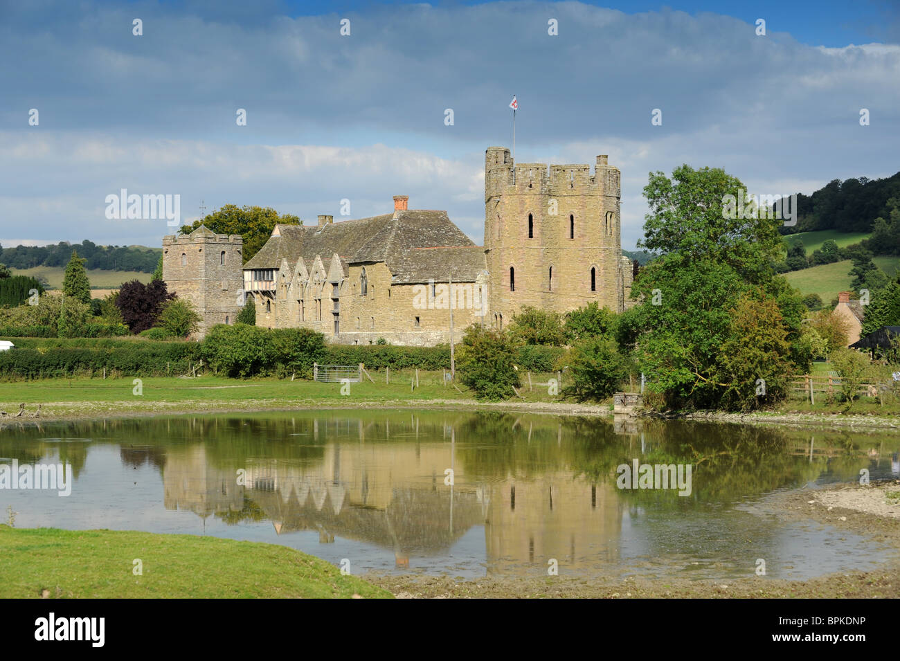 Stokesay castle hi-res stock photography and images - Alamy
