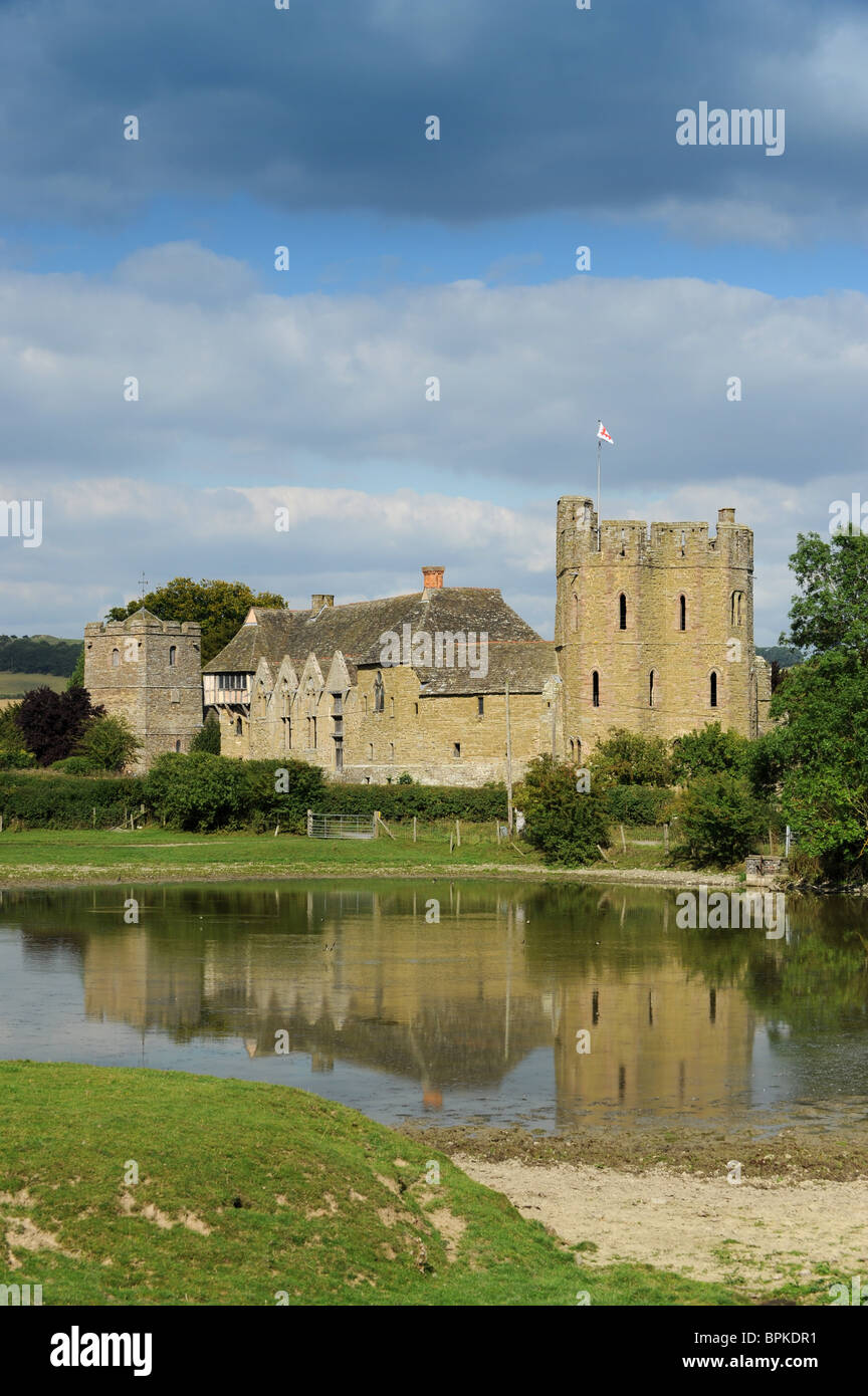 Stokesay castle hi-res stock photography and images - Alamy
