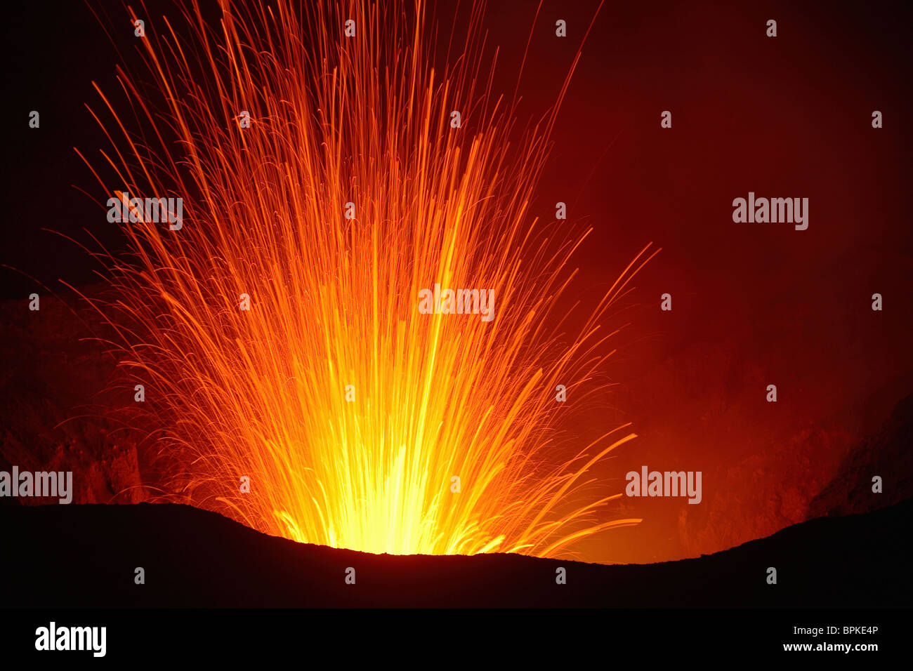August 31, 2006 - Yasur eruption, Tanna Island, Vanuatu Stock Photo - Alamy