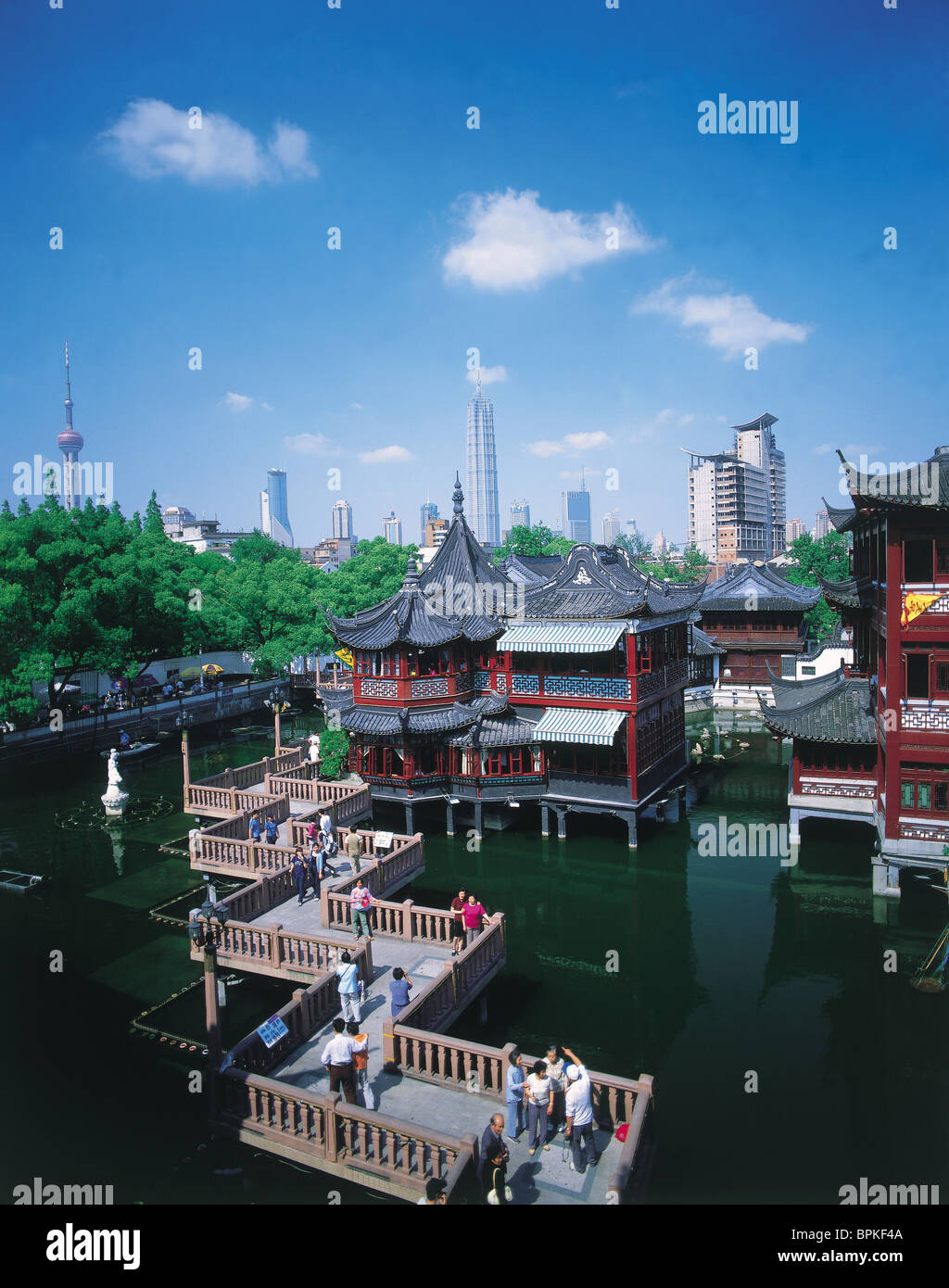 Yu Yuan Bridge, Shanghai, China Stock Photo - Alamy