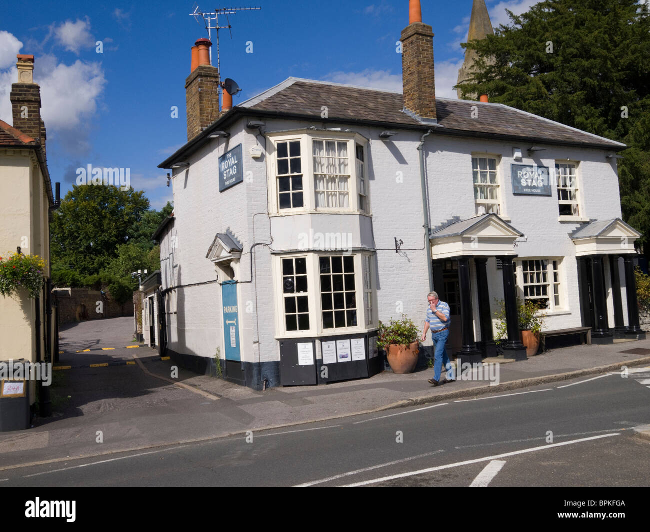 Pub berkshire england hi-res stock photography and images - Alamy
