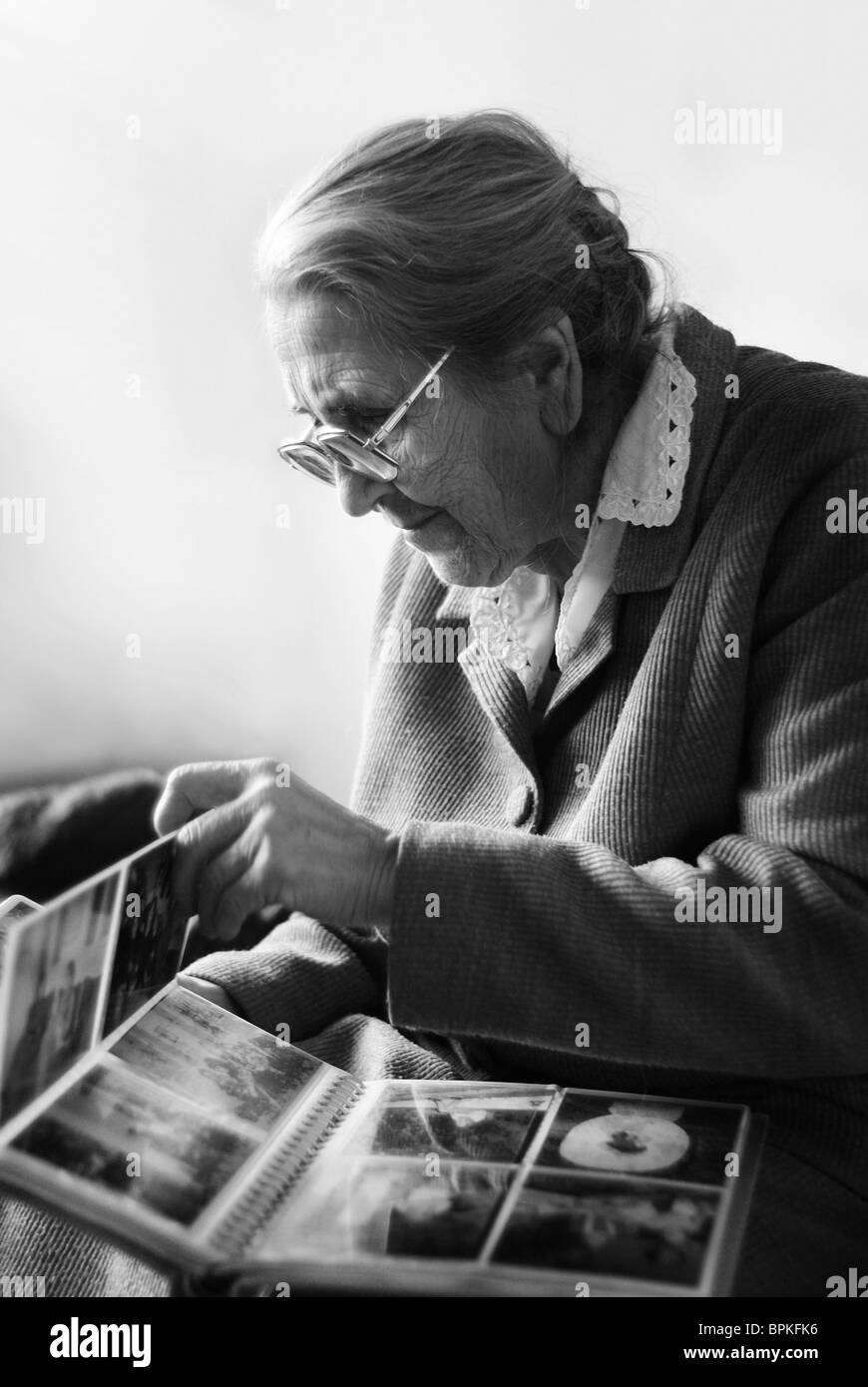 Woman photographs old Black and White Stock Photos & Images - Alamy