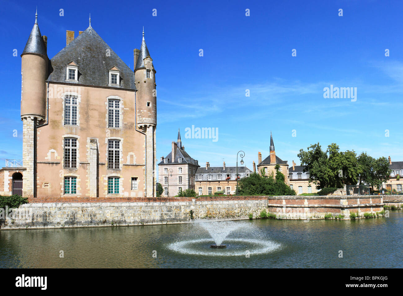 Castle of Bellegarde, its fountain and its gardens Stock Photo - Alamy