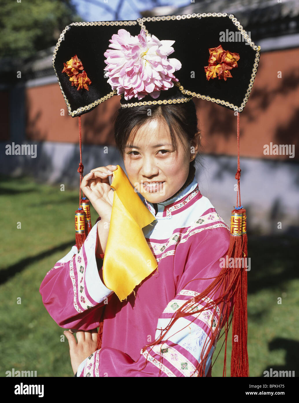 Costume ming hi-res stock photography and images - Alamy
