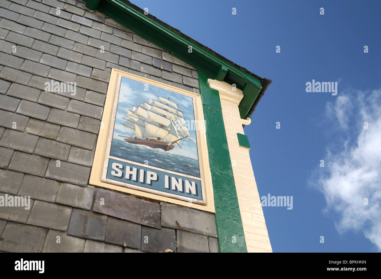 Welcoming inn sign hi-res stock photography and images - Alamy