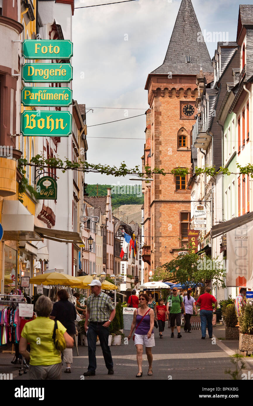 German street scene hi-res stock photography and images - Alamy