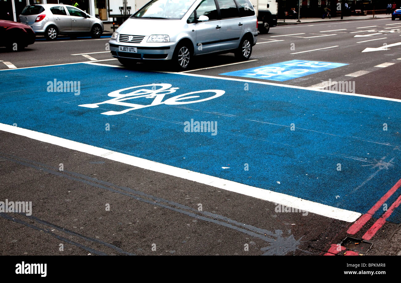 Cycle Superhighway bike lane, London Stock Photo - Alamy
