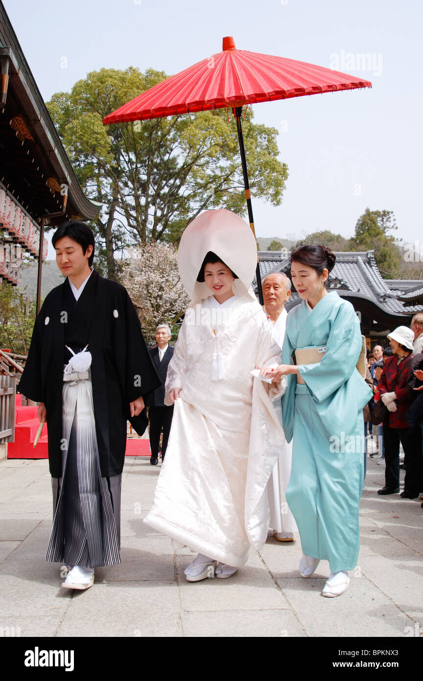 Shinto Marriage, Yasaka Shrine, Kyoto, Japan Stock Photo - Alamy