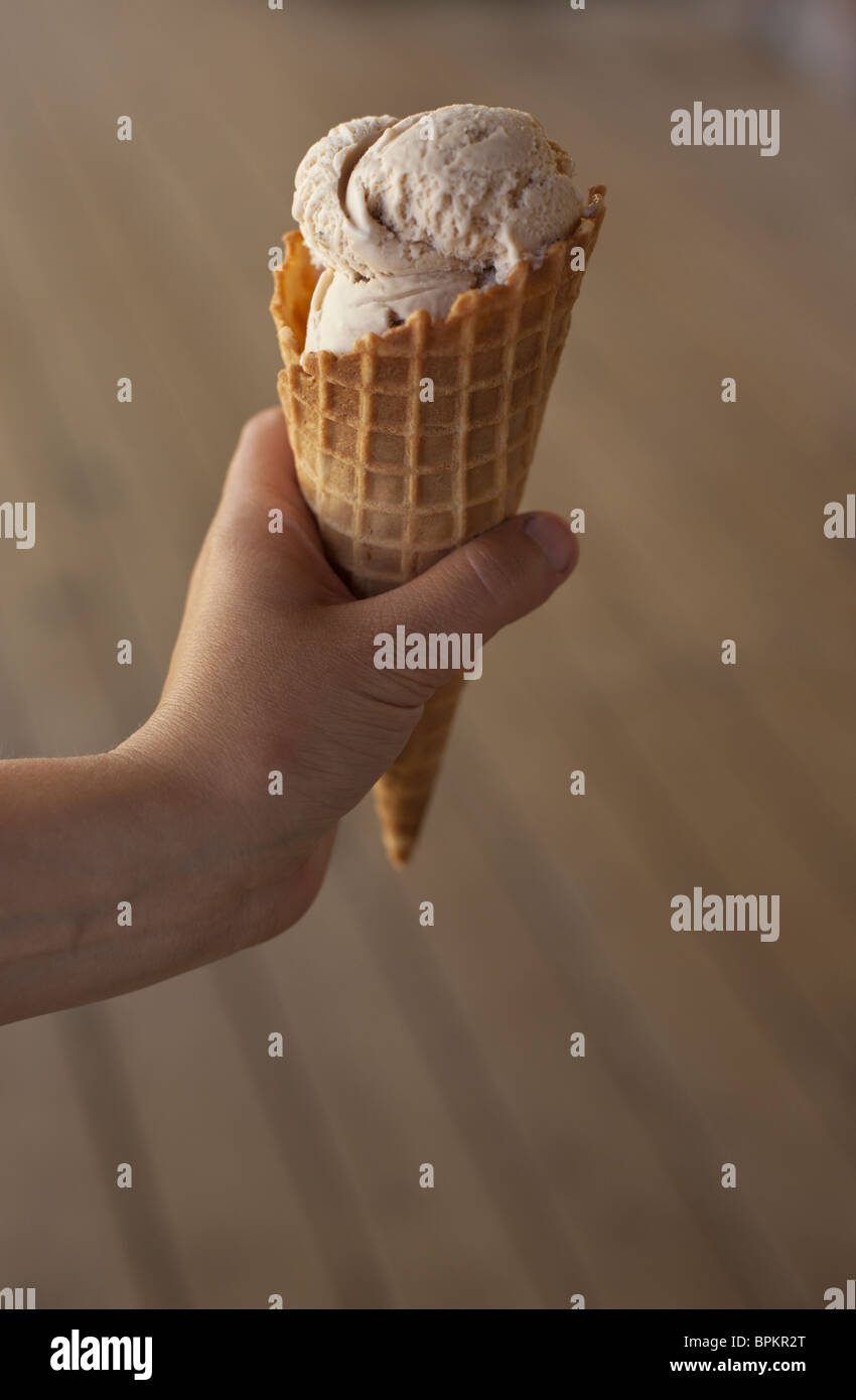 Ice cream cone hi-res stock photography and images - Alamy