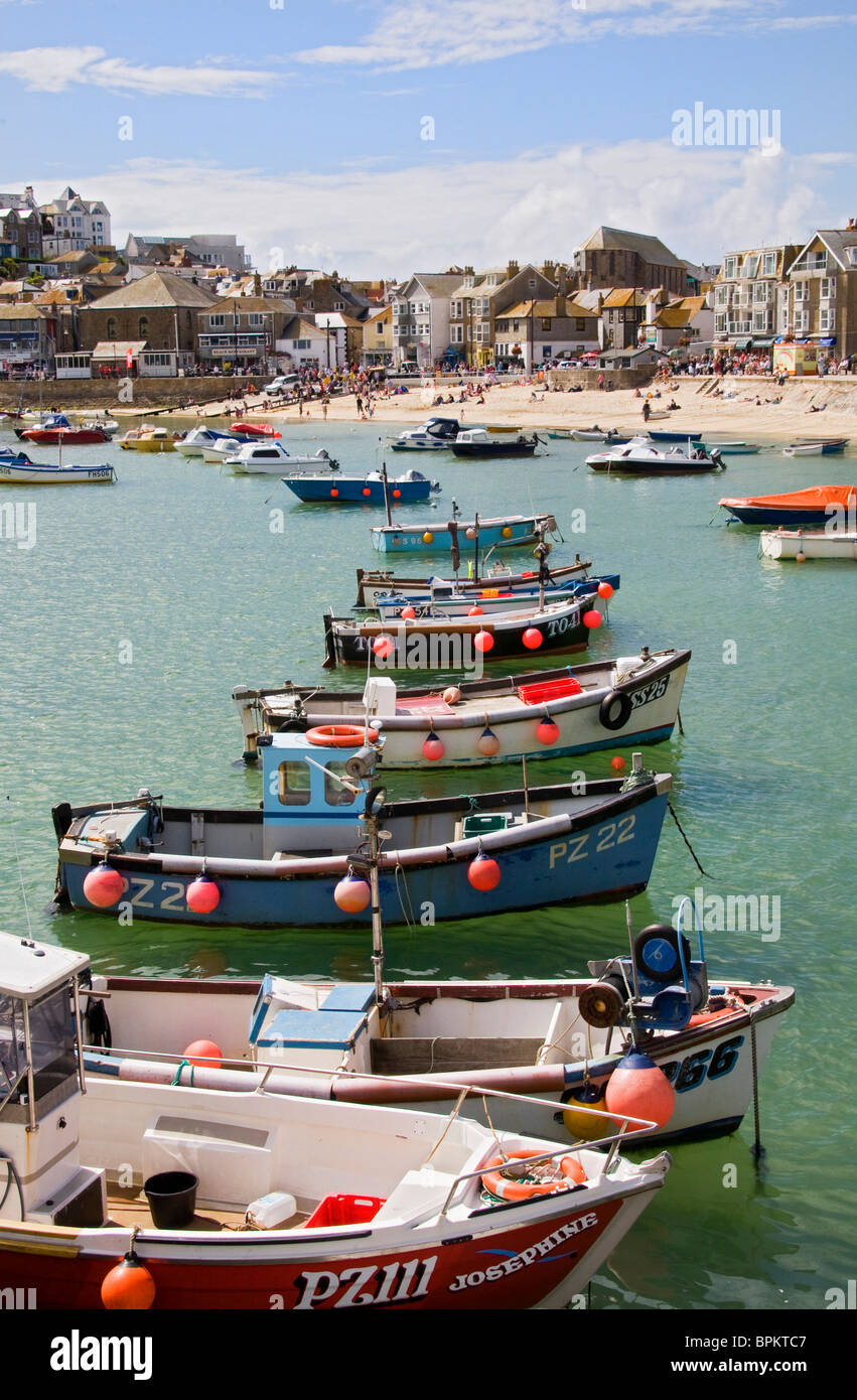 Line of Boats 2 Stock Photo - Alamy