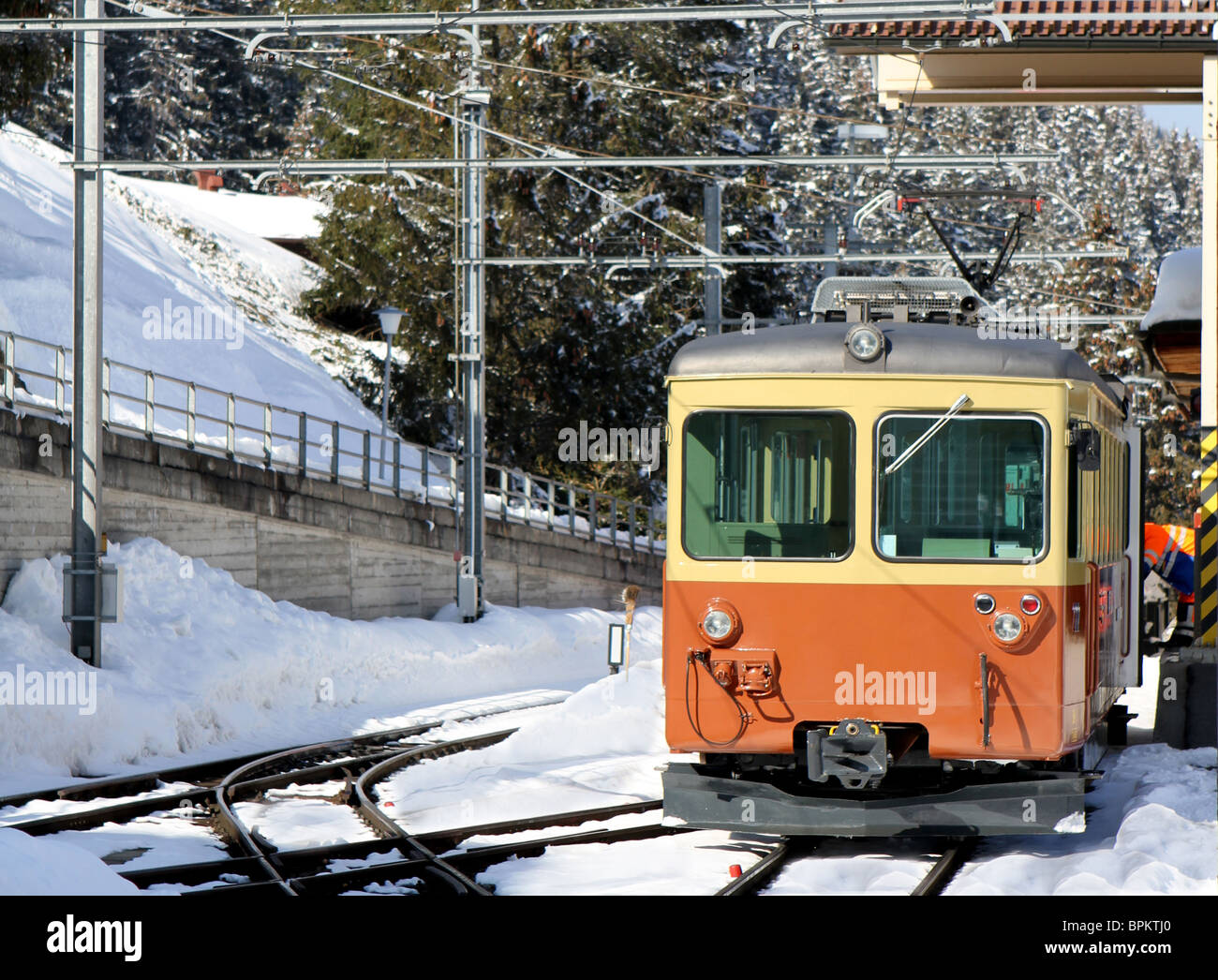Murren train hi-res stock photography and images - Alamy
