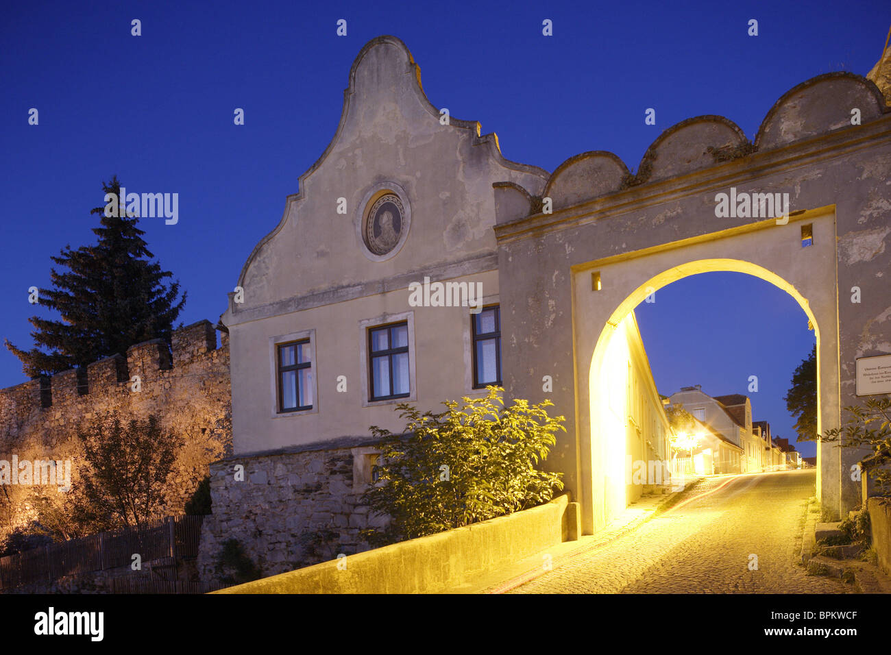 Gates artificial hi-res stock photography and images - Alamy