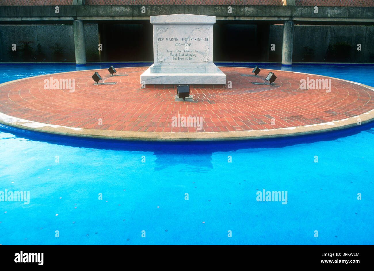 grave of civil rights leader Doctor Martin Luther King Jr in Atlanta ...