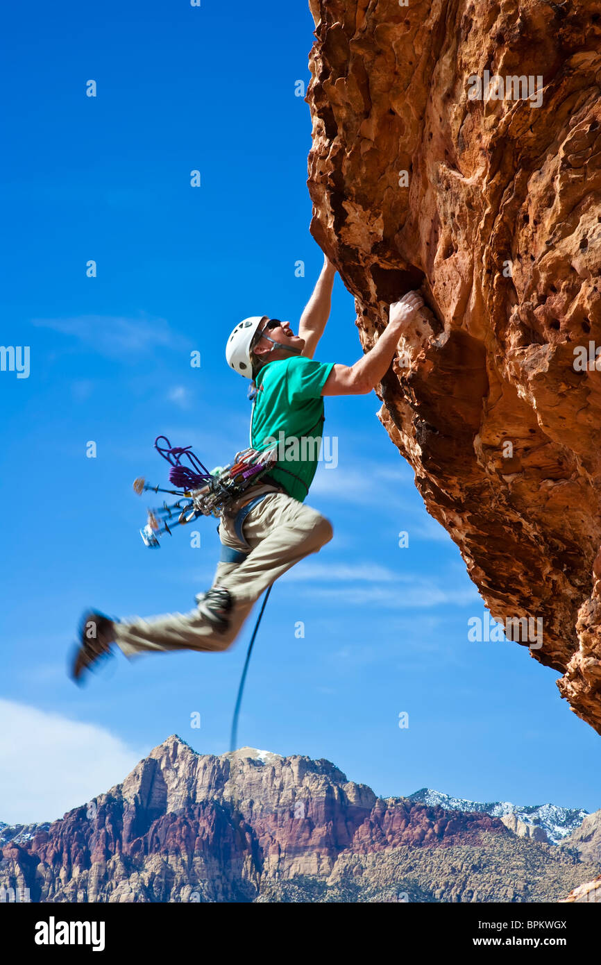 Overhanging Cliff Stock Photos & Overhanging Cliff Stock Images - Alamy