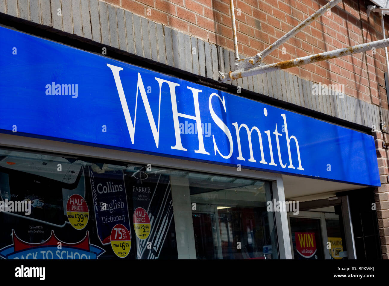 W h smith logo hi-res stock photography and images - Alamy