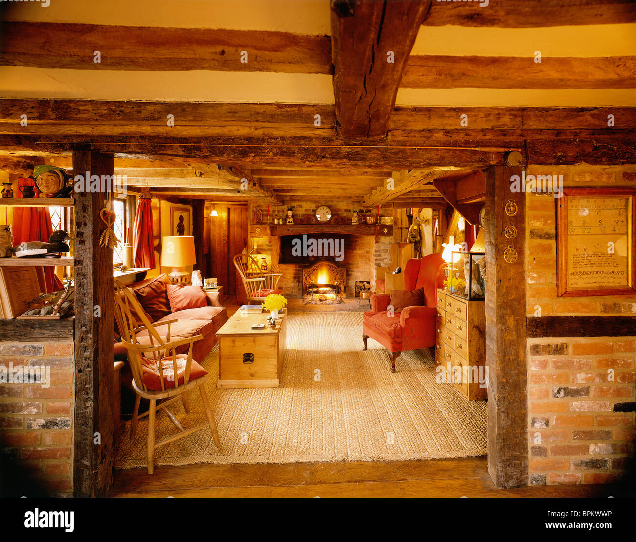 England cottage interior hi-res stock photography and images - Alamy