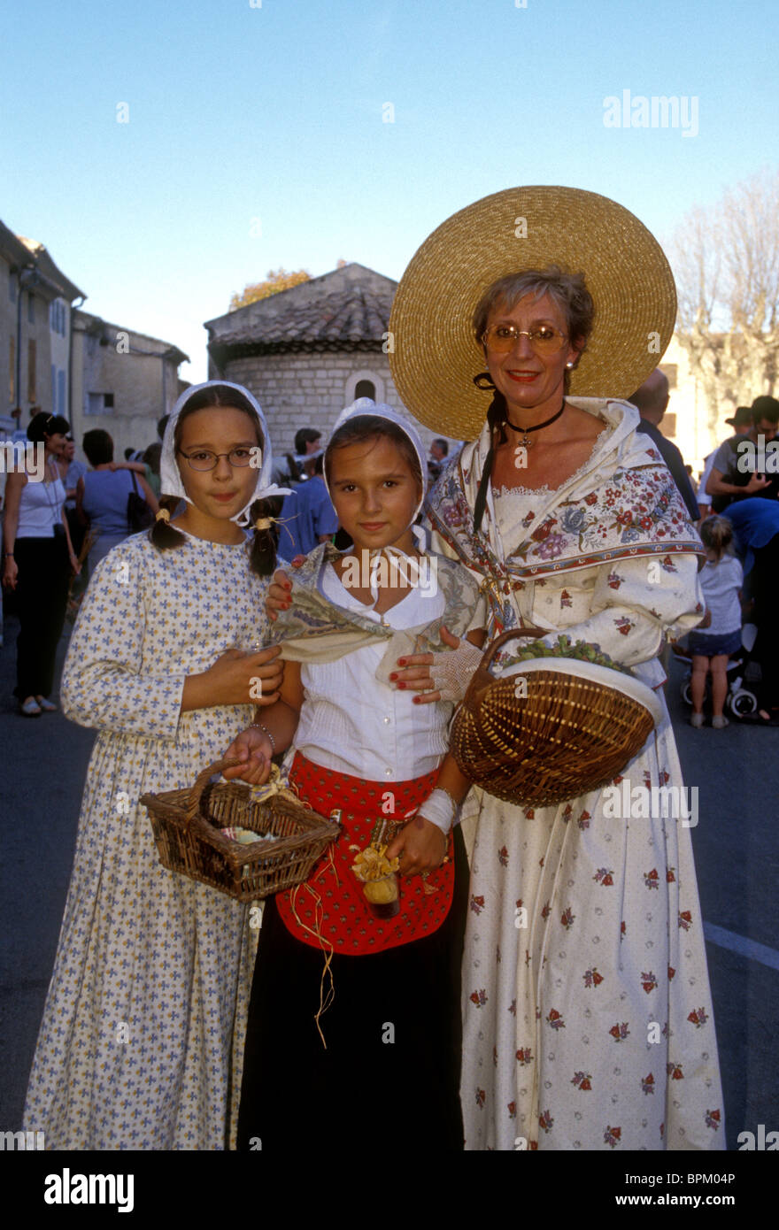 Frenchwoman, French woman, French girls, girls, mother and daughters ...