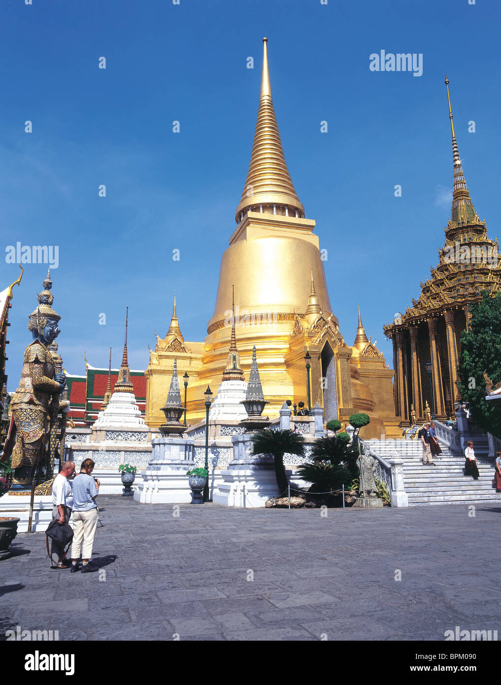 Wat Phra Kaeo, Bangkok, Thailand Stock Photo - Alamy