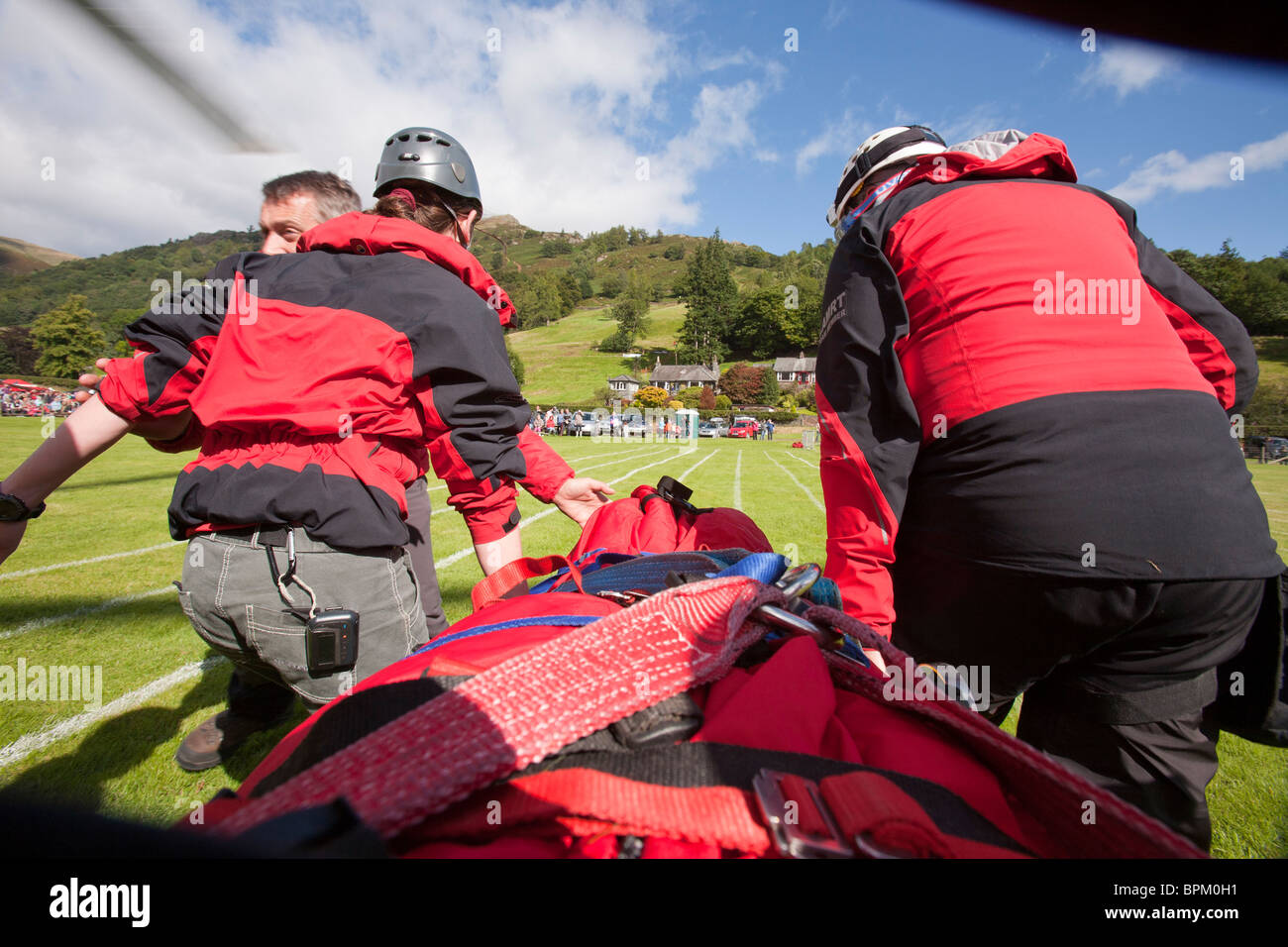 Mountain rescue stretcher helicopter hi-res stock photography and ...