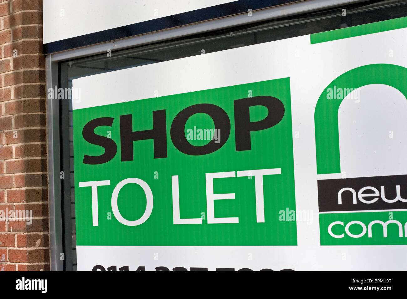 shop to let sign Stock Photo - Alamy