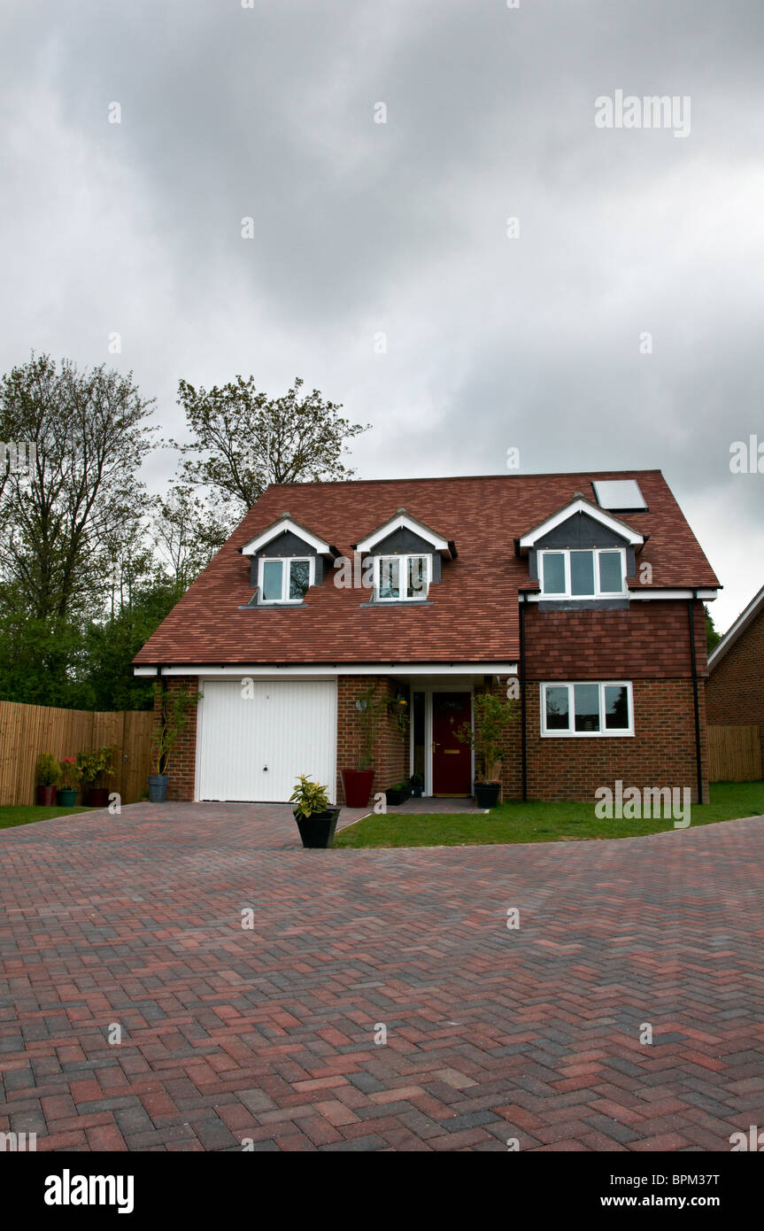 Detached house hi-res stock photography and images - Alamy