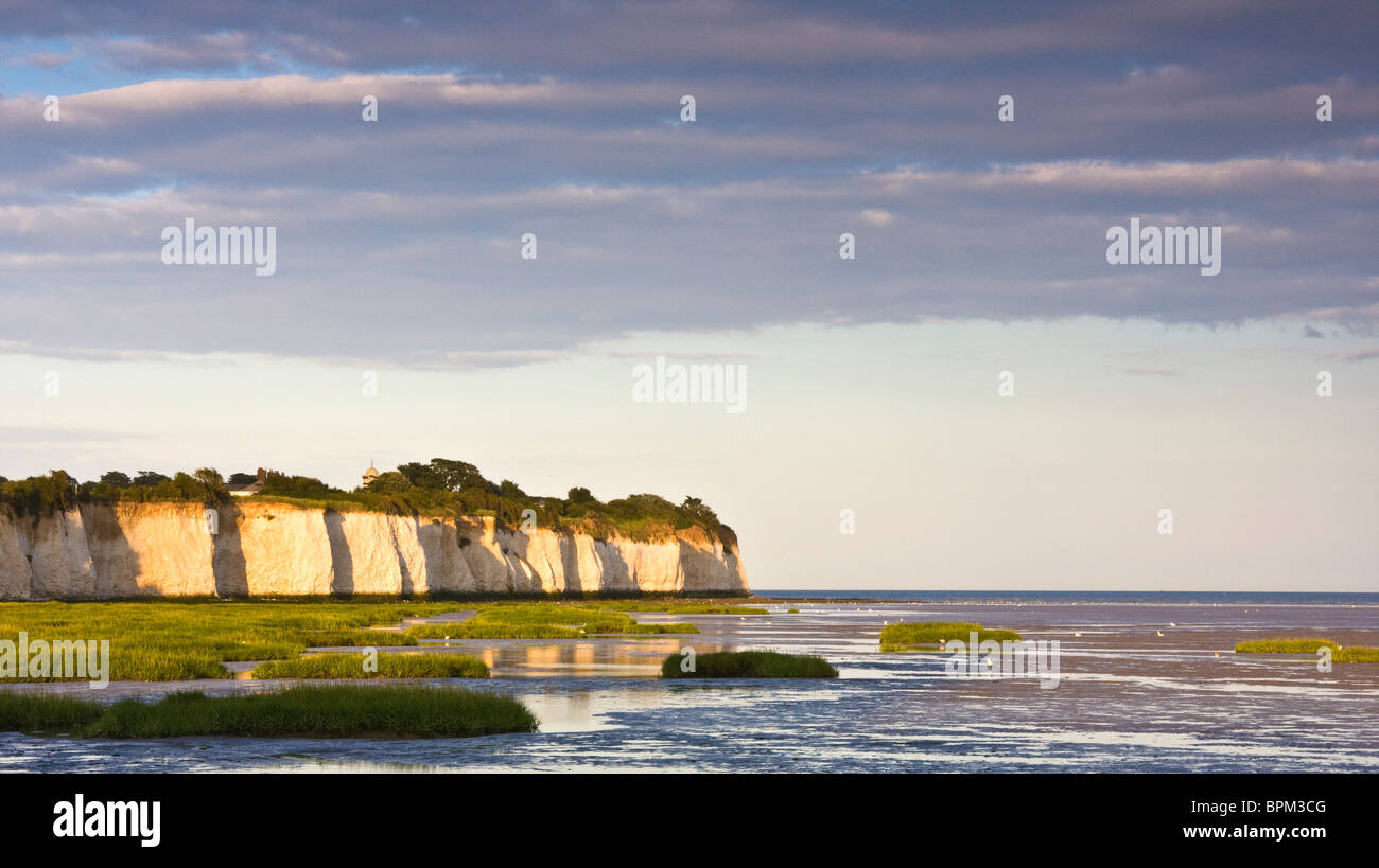A view of the cliffs and bay at Pegwell Bay, Ramsgate Stock Photo - Alamy