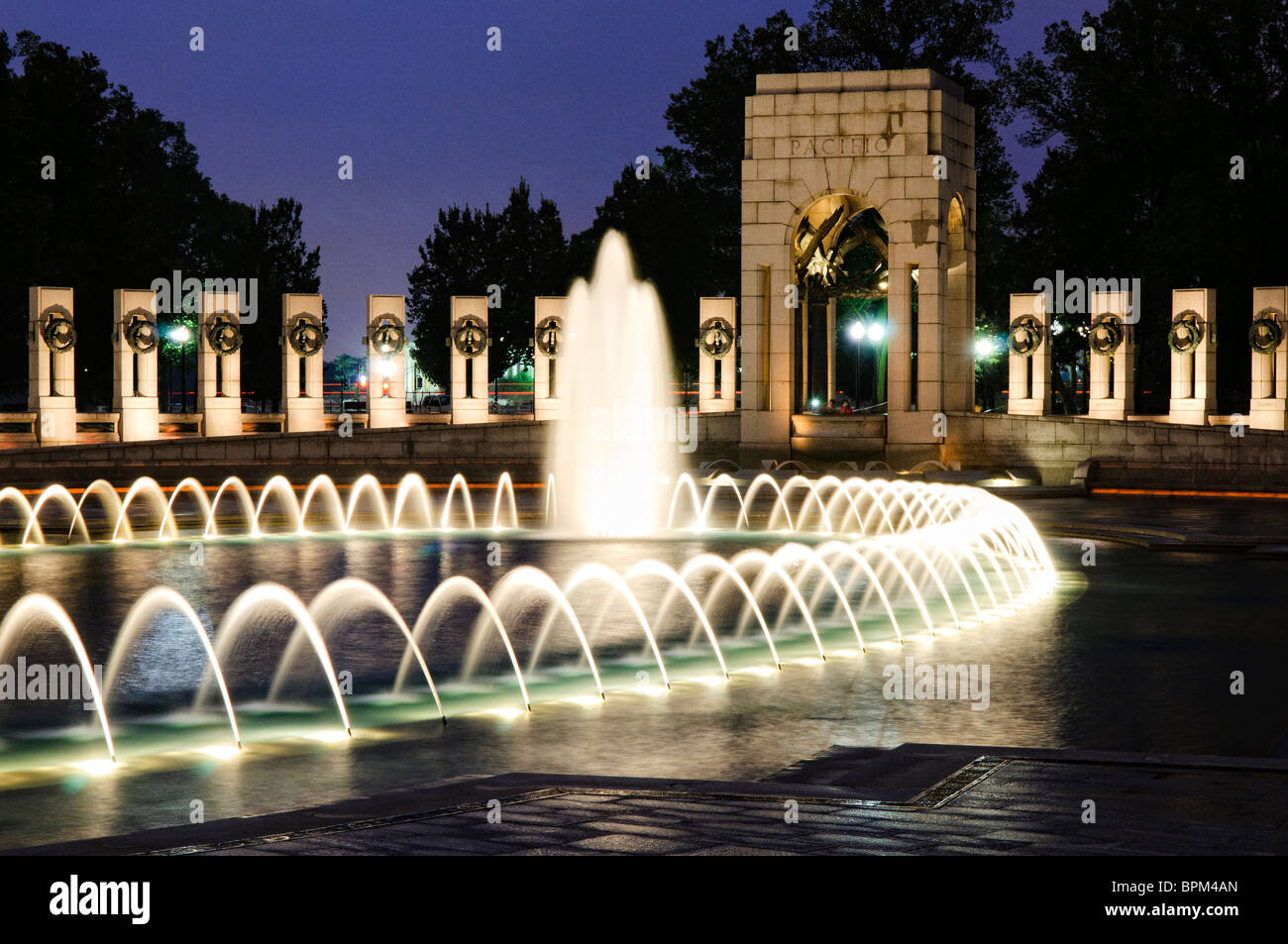World war ii memorial fountain hi-res stock photography and images - Alamy