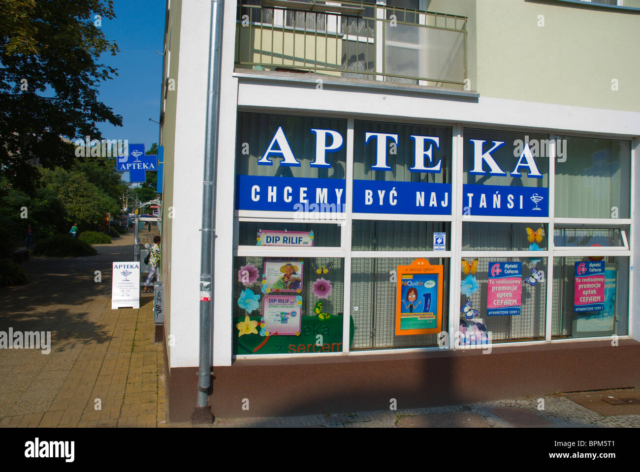 Pharmacy drugstore outside exterior hi-res stock photography and images ...