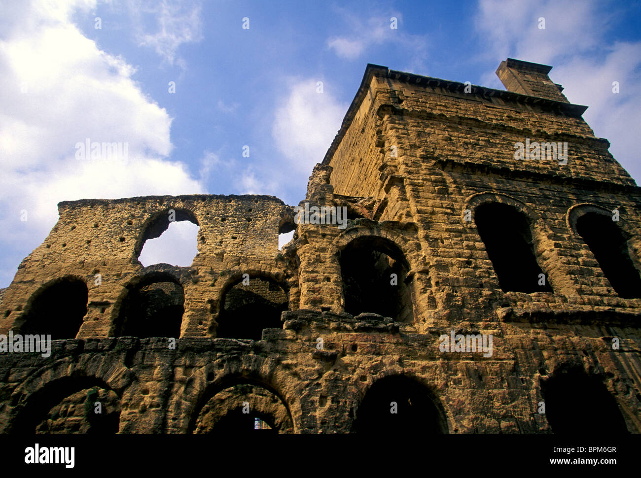 Roman Theatre of Orange, Ancient Theater of Orange, Theatre antique d ...