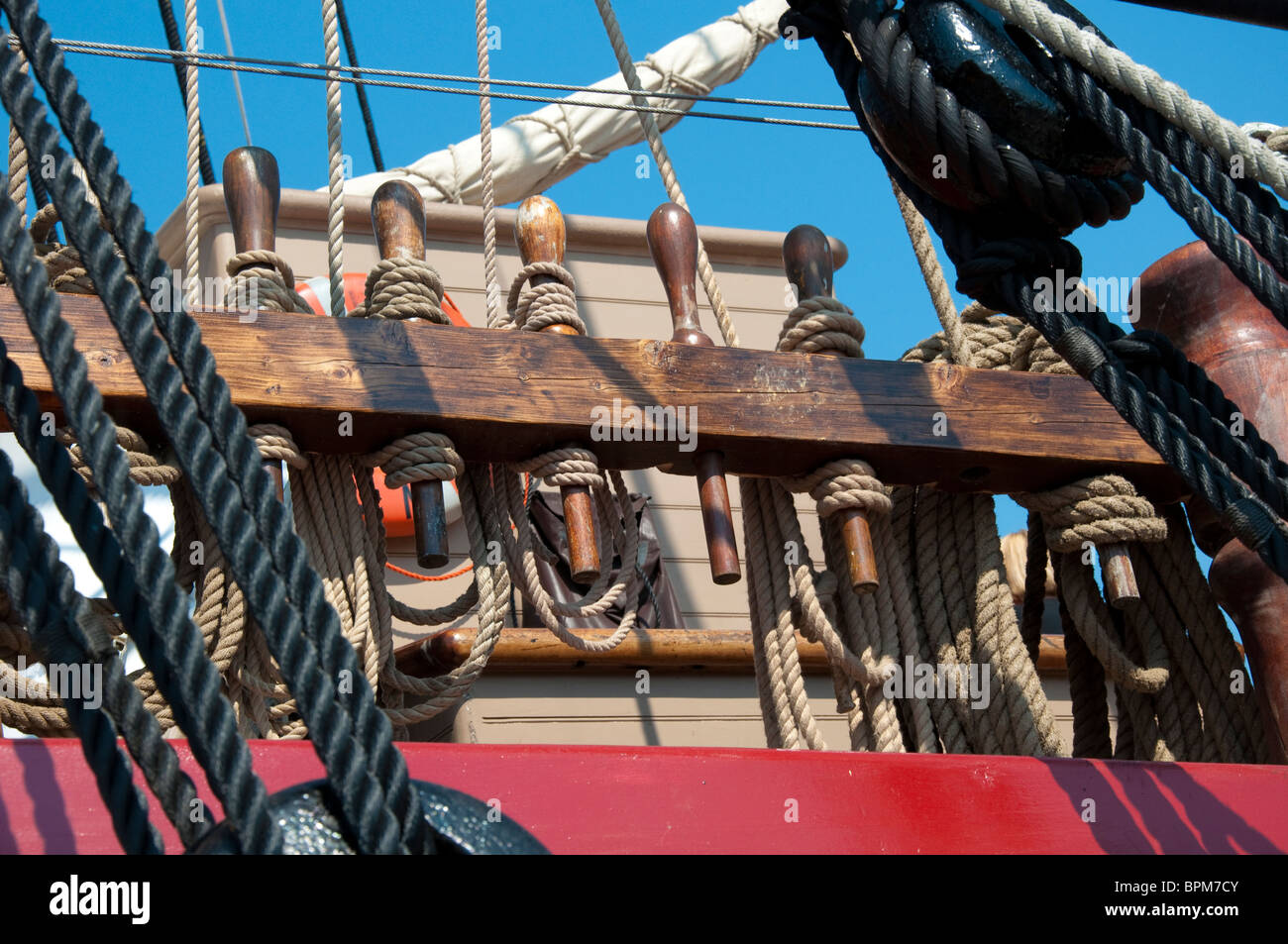 Belaying pin hi-res stock photography and images - Alamy