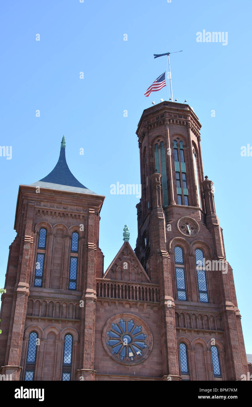 The Smithsonian Castle ( Smithsonian Institution ), Washington DC, USA ...