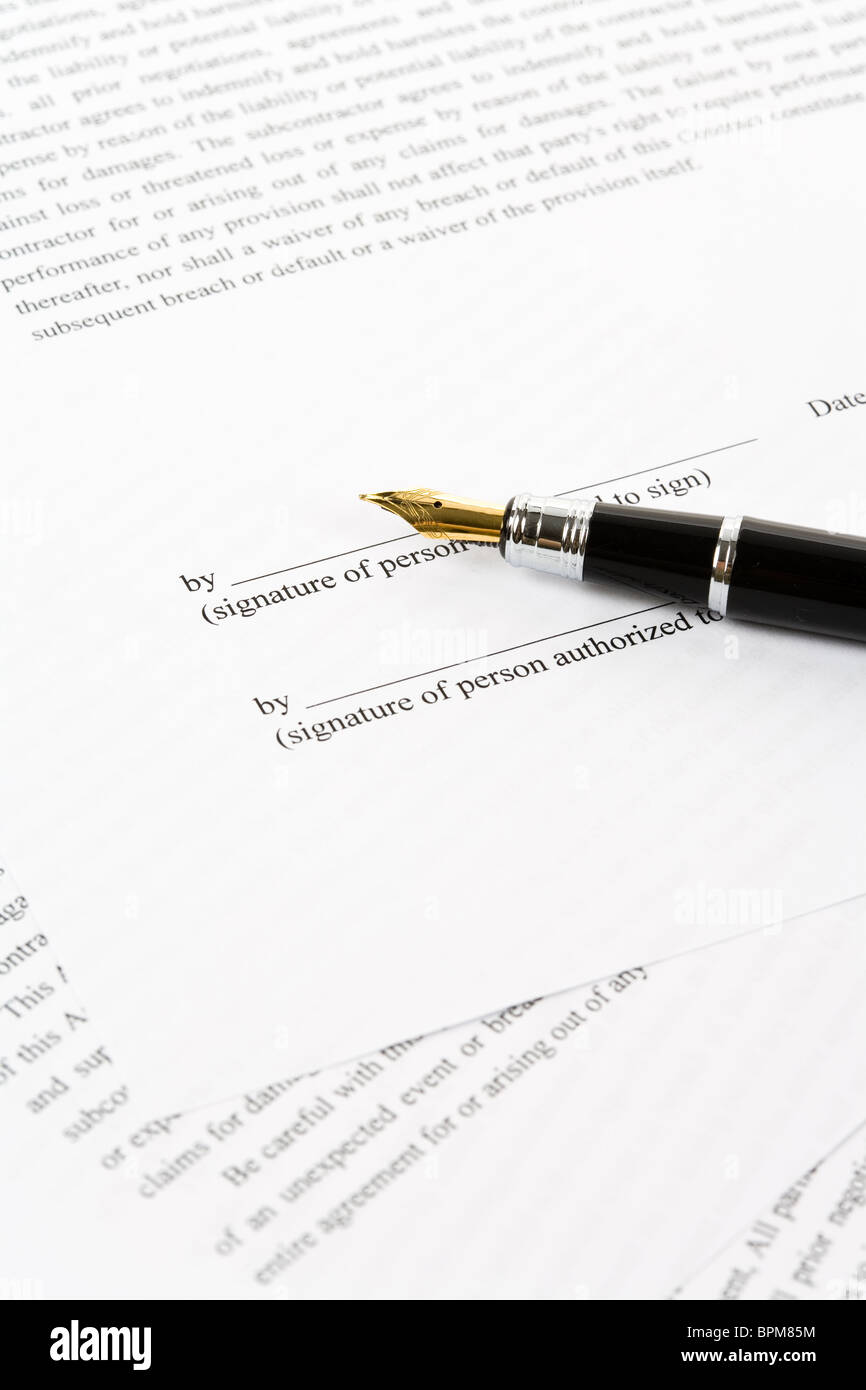 Business Contract and pen close up, sign a contract Stock Photo - Alamy