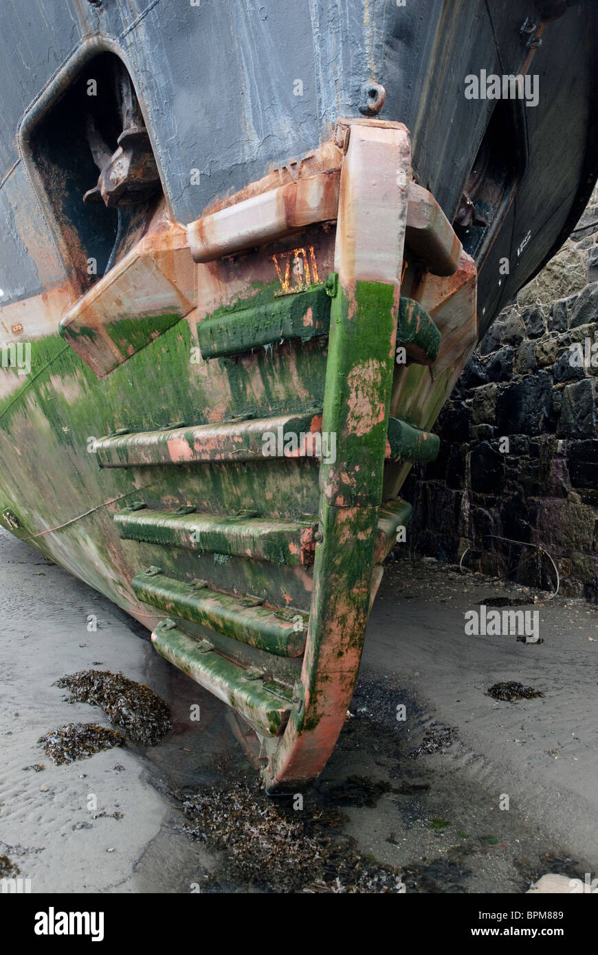 Ships bow water line hi-res stock photography and images - Alamy