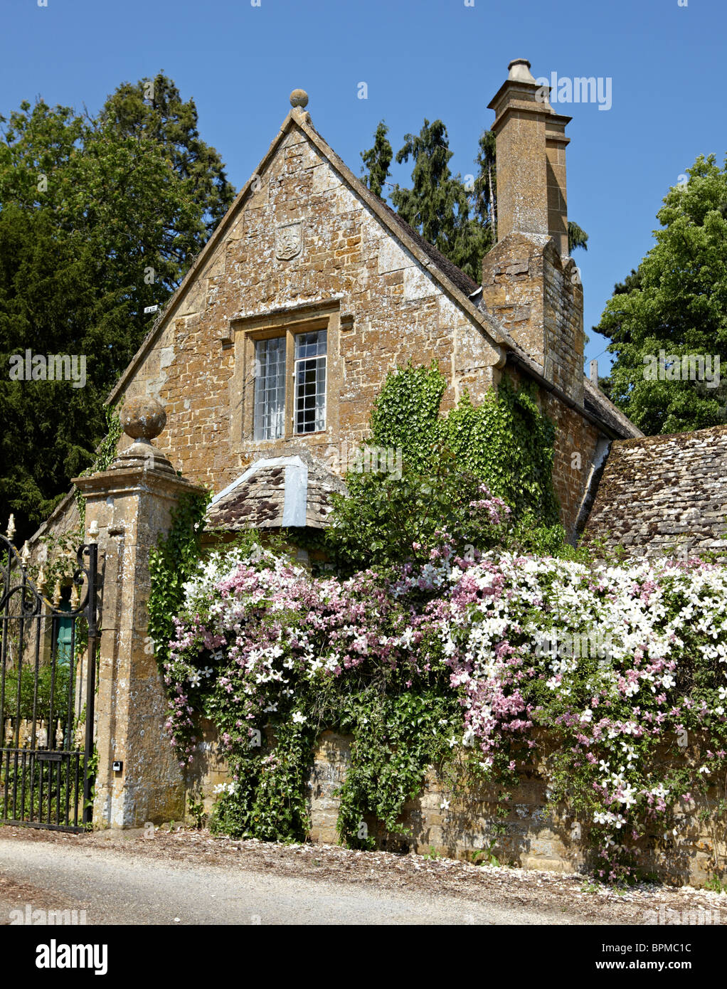Cotswolds medieval architecture hi-res stock photography and images - Alamy