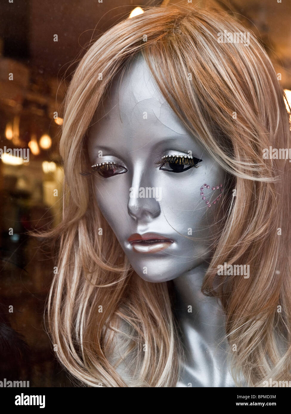 The head of a female mannequin in a shop window Stock Photo - Alamy