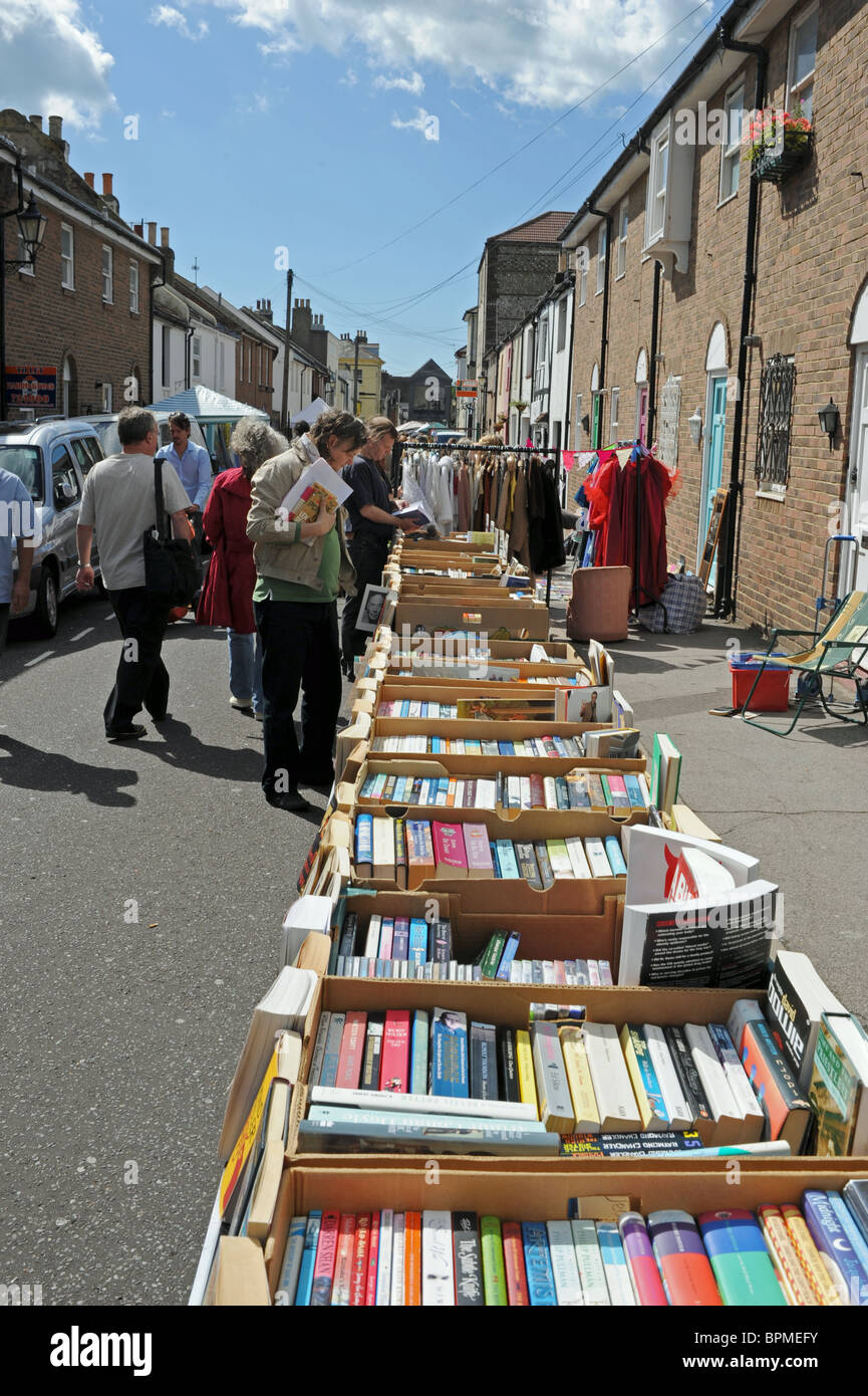 Book stall books secondhand hi-res stock photography and images - Alamy