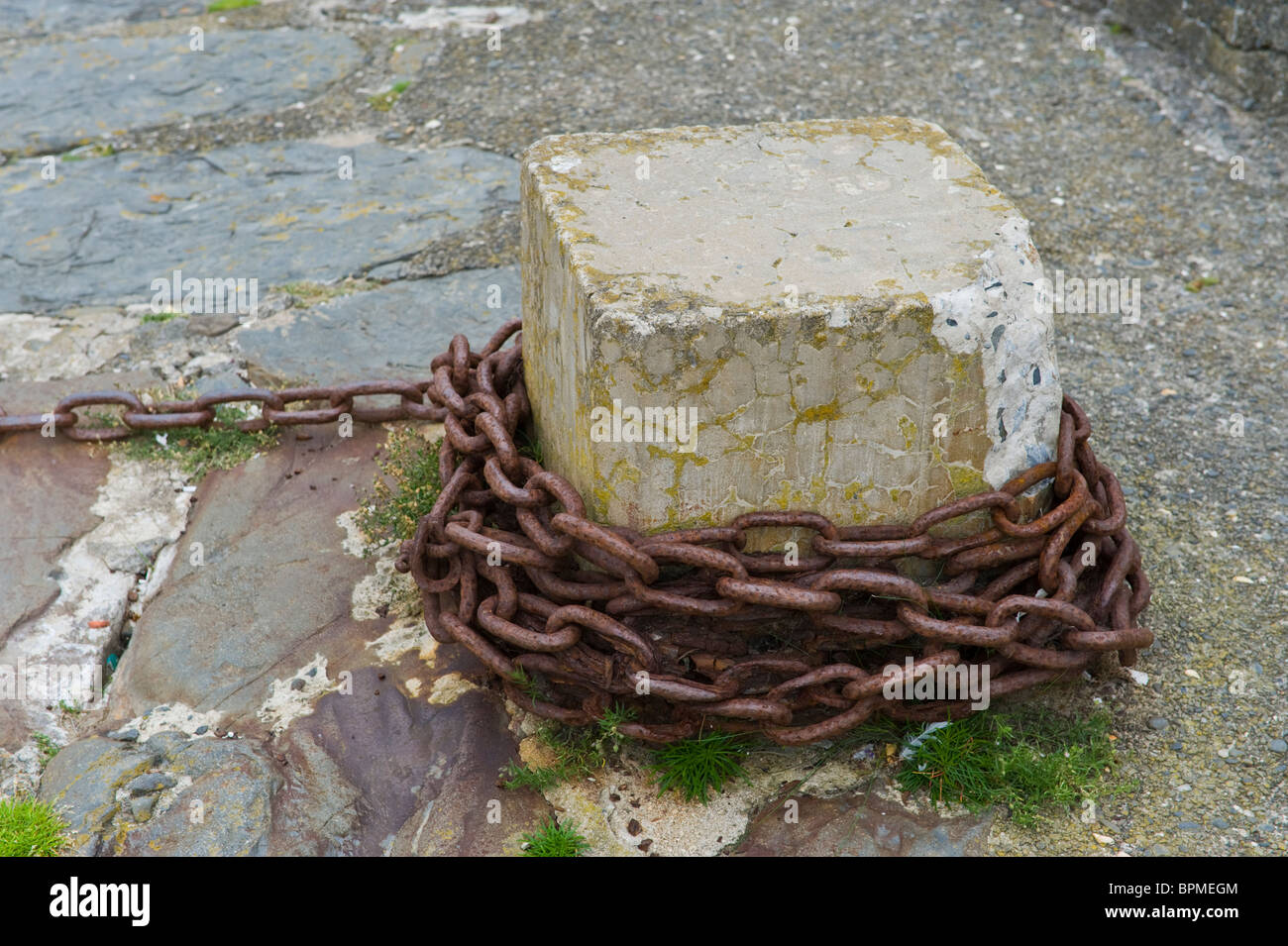 Concrete Chain Wall Designs